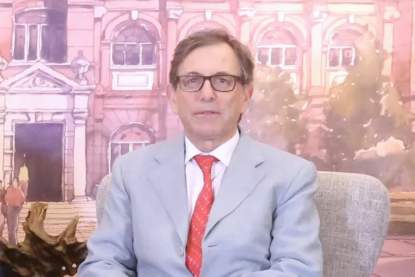 30年深耕，不负韶华——中美大咖谈GBM治疗(一) - 脑医汇